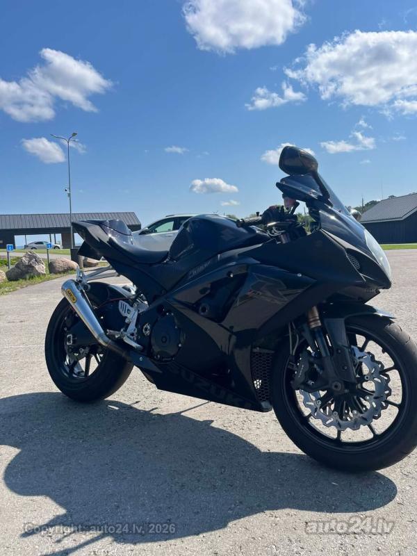 Suzuki GSX-R 1000 2007 Narva, ar dzinēja tilpumu 1.00 L un nobraukumu 70 tūkst. km par 5500 €, foto 4 vietnē AUTOMOTO.COM.LV