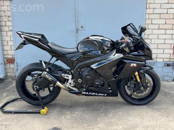 Suzuki GSX-R 1000 2009 in Daugavpils, with an engine capacity of 1.00 L and mileage of 0 thousand km for 6500 €, photo 2 on AUTOMOTO.COM.LV