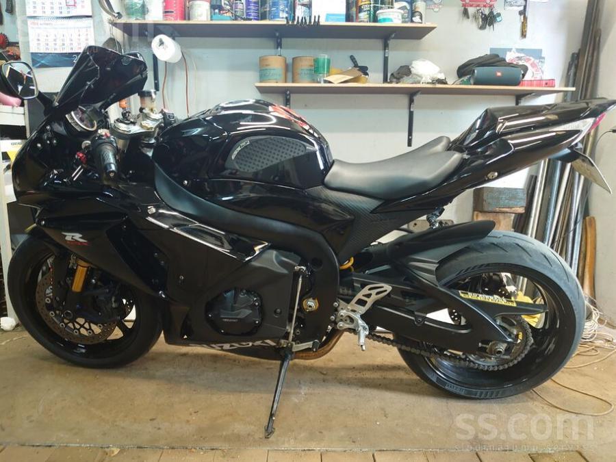 Suzuki GSX-R 1000 2009 in Riga, with an engine capacity of 1.00 L and mileage of 0 thousand km for 6250 €, photo 4 on AUTOMOTO.COM.LV