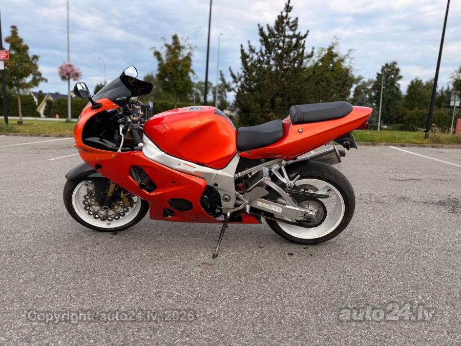 Orange Suzuki GSX-R 1000 2002 in Tallinn, with an engine capacity of 0.00 L and mileage of 0 thousand km for 2100 €, photo 1 on AUTOMOTO.COM.LV