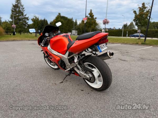 Oranžs Suzuki GSX-R 1000 2002 Tallina, ar dzinēja tilpumu 0.00 L un nobraukumu 0 tūkst. km par 2100 €, foto 2 vietnē AUTOMOTO.COM.LV