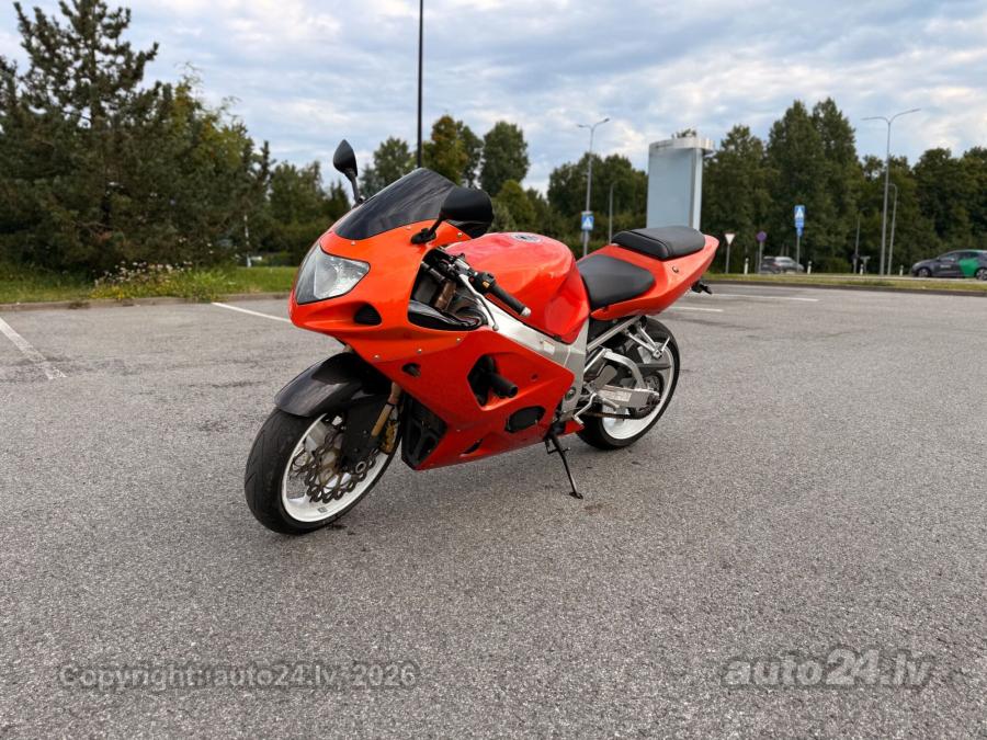 Orange Suzuki GSX-R 1000 2002 in Tallinn, with an engine capacity of 0.00 L and mileage of 0 thousand km for 2100 €, photo 9 on AUTOMOTO.COM.LV