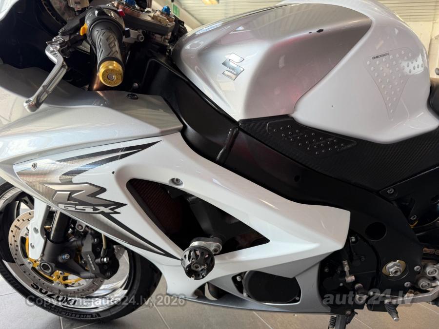 Белый Сузуки GSX-R 1000 2008 в Таллин, объемом двигателя 1.00 л и пробегом 63 тыс. км за 5490 €, фото 17 на AUTOMOTO.COM.LV