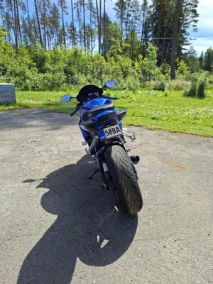 Melns Suzuki GSX-R 600 2006 Tallina, ar dzinēja tilpumu 0.60 L un nobraukumu 45 tūkst. km par 5500 €, foto 4 vietnē AUTOMOTO.COM.LV