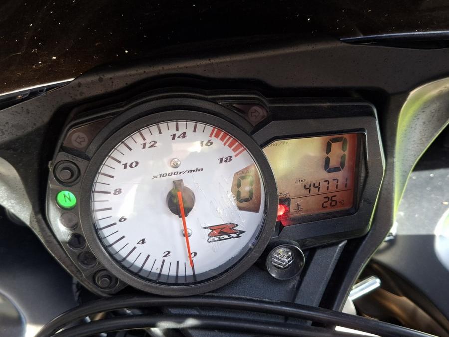 Melns Suzuki GSX-R 600 2006 Tallina, ar dzinēja tilpumu 0.60 L un nobraukumu 45 tūkst. km par 5500 €, foto 9 vietnē AUTOMOTO.COM.LV