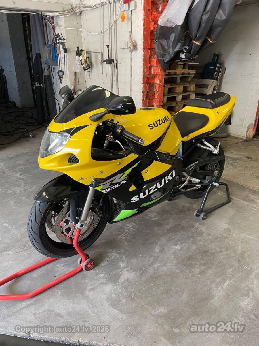 Melns Suzuki GSX-R 600 2000 Tallina, ar dzinēja tilpumu 0.60 L un nobraukumu 73 tūkst. km par 2000 €, foto 3 vietnē AUTOMOTO.COM.LV