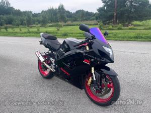 Black Suzuki GSX-R 600 2004 in Tallinn, with an engine capacity of 0.60 L and mileage of 47 thousand km for 3500 €, photo  on AUTOMOTO.COM.LV