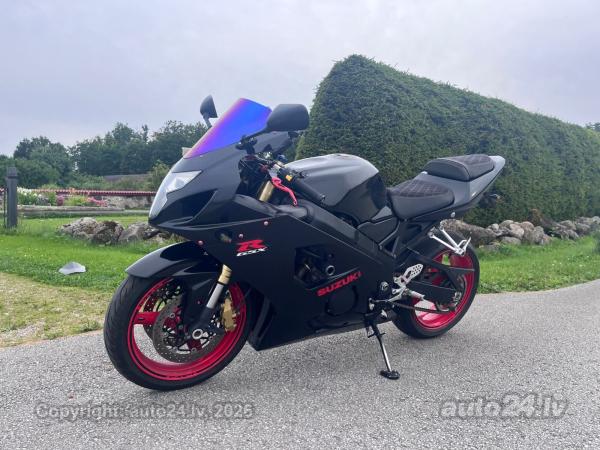 Melns Suzuki GSX-R 600 2004 Tallina, ar dzinēja tilpumu 0.60 L un nobraukumu 47 tūkst. km par 3500 €, foto 2 vietnē AUTOMOTO.COM.LV