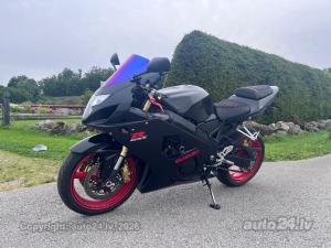 Black Suzuki GSX-R 600 2004 in Tallinn, with an engine capacity of 0.60 L and mileage of 47 thousand km for 3500 €, photo 3 on AUTOMOTO.COM.LV