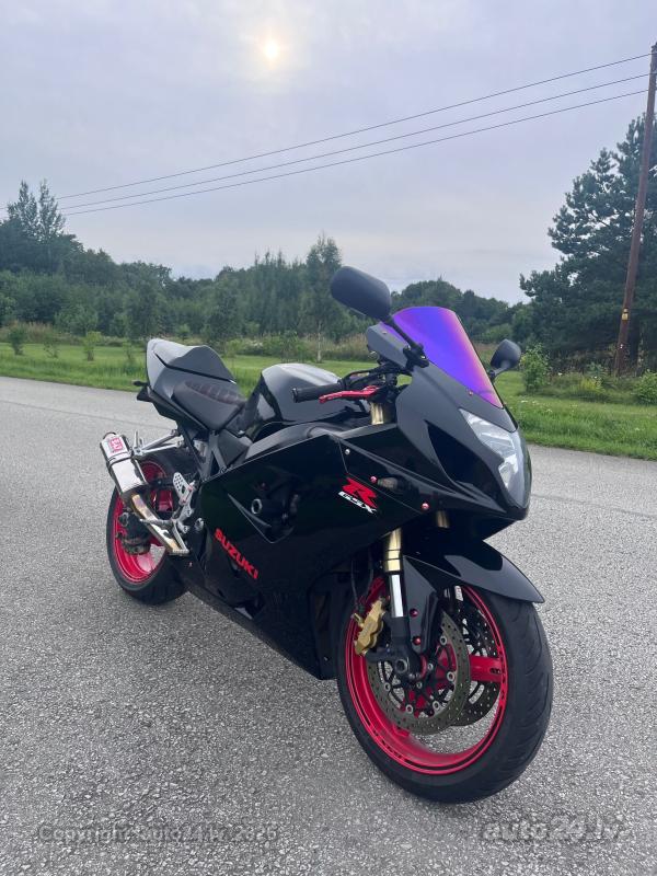 Melns Suzuki GSX-R 600 2004 Tallina, ar dzinēja tilpumu 0.60 L un nobraukumu 47 tūkst. km par 3500 €, foto 6 vietnē AUTOMOTO.COM.LV