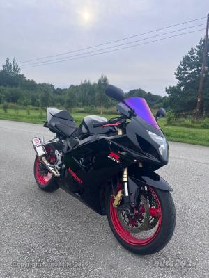 Black Suzuki GSX-R 600 2004 in Tallinn, with an engine capacity of 0.60 L and mileage of 47 thousand km for 3500 €, photo 7 on AUTOMOTO.COM.LV