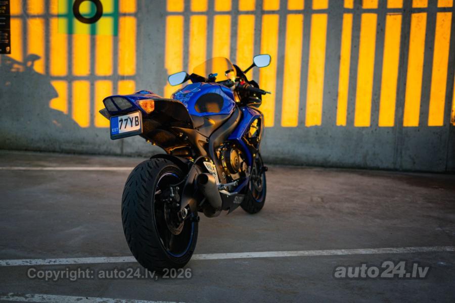 Melns Suzuki GSX-R 600 2007 Tallina, ar dzinēja tilpumu 0.60 L un nobraukumu 30 tūkst. km par 6000 €, foto 4 vietnē AUTOMOTO.COM.LV