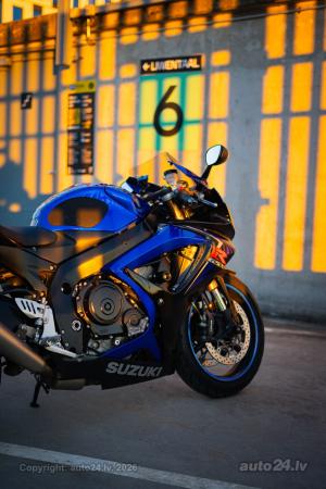 Melns Suzuki GSX-R 600 2007 Tallina, ar dzinēja tilpumu 0.60 L un nobraukumu 30 tūkst. km par 6000 €, foto 5 vietnē AUTOMOTO.COM.LV