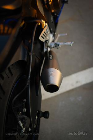 Melns Suzuki GSX-R 600 2007 Tallina, ar dzinēja tilpumu 0.60 L un nobraukumu 30 tūkst. km par 6000 €, foto 7 vietnē AUTOMOTO.COM.LV