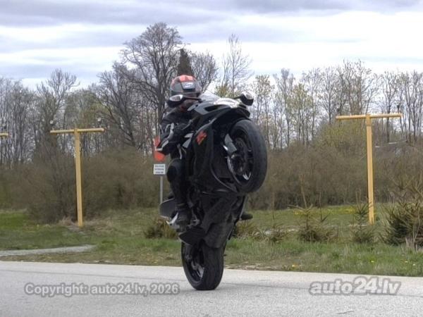 Suzuki GSX-R 600 2007 Tallina, ar dzinēja tilpumu 0.60 L un nobraukumu 8 tūkst. km par 5500 €, foto 3 vietnē AUTOMOTO.COM.LV