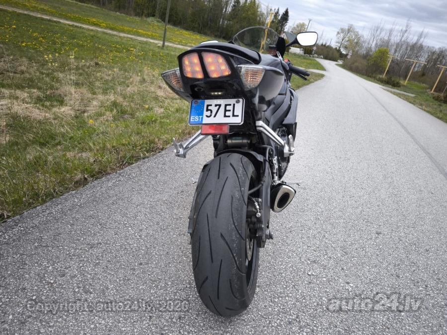 Suzuki GSX-R 600 2007 Tallina, ar dzinēja tilpumu 0.60 L un nobraukumu 8 tūkst. km par 5500 €, foto 7 vietnē AUTOMOTO.COM.LV