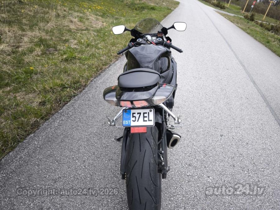 Suzuki GSX-R 600 2007 Tallina, ar dzinēja tilpumu 0.60 L un nobraukumu 8 tūkst. km par 5500 €, foto 11 vietnē AUTOMOTO.COM.LV