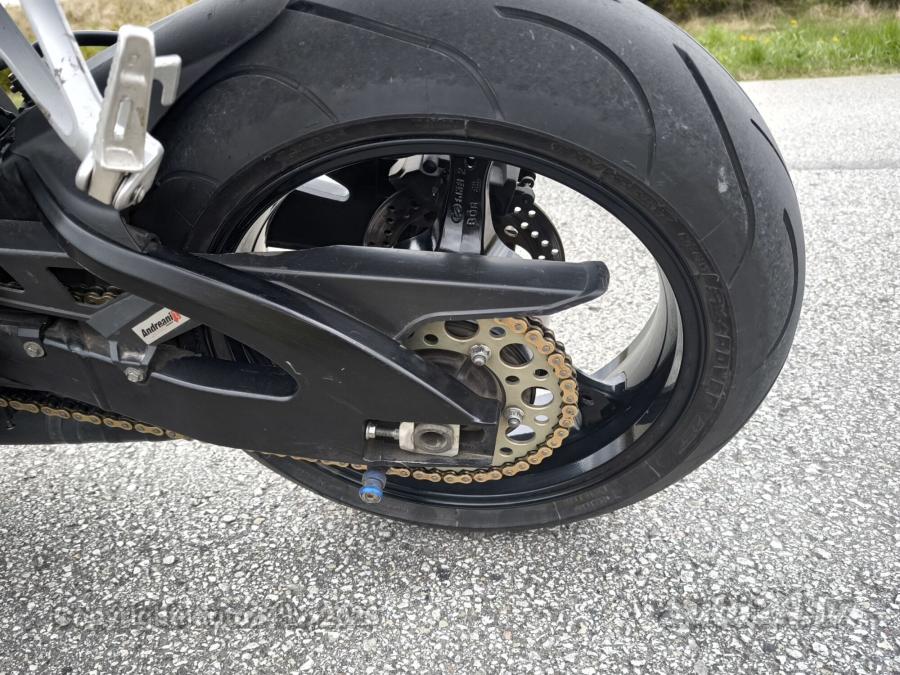 Suzuki GSX-R 600 2007 Tallina, ar dzinēja tilpumu 0.60 L un nobraukumu 8 tūkst. km par 5500 €, foto 16 vietnē AUTOMOTO.COM.LV