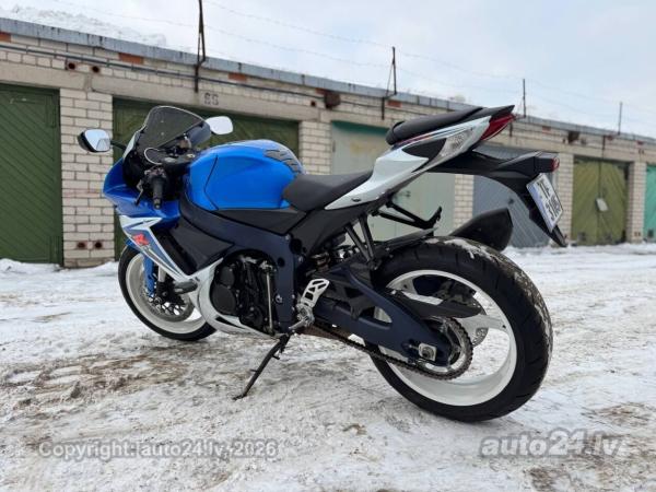 Suzuki GSX-R 600 2013 Rīga, ar dzinēja tilpumu 0.60 L un nobraukumu 49 tūkst. km par 5300 €, foto 2 vietnē AUTOMOTO.COM.LV