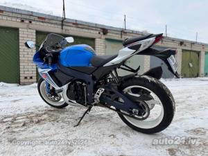 Suzuki GSX-R 600 2013 Rīga, ar dzinēja tilpumu 0.60 L un nobraukumu 49 tūkst. km par 5300 €, foto 2 vietnē AUTOMOTO.COM.LV