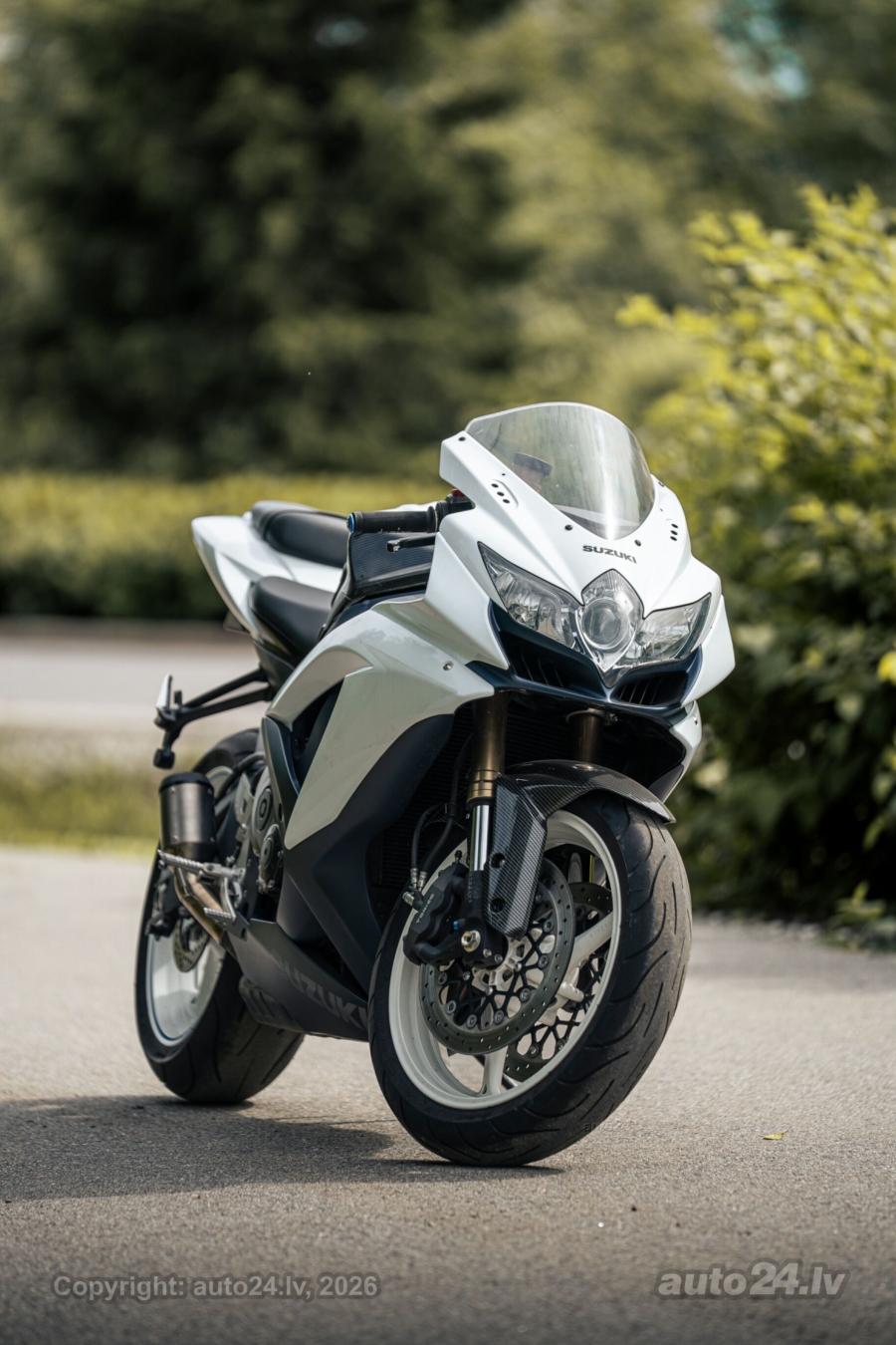 Белый Сузуки GSX-R 600 2011 в Таллин, объемом двигателя 0.60 л и пробегом 30 тыс. км за 5700 €, фото 7 на AUTOMOTO.COM.LV
