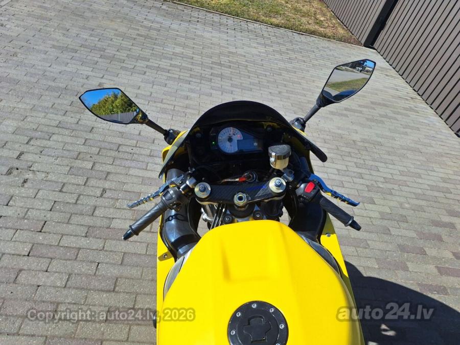 Yellow Suzuki GSX-R 600 2001 in Tallinn, with an engine capacity of 0.60 L and mileage of 34 thousand km for 2200 €, photo 5 on AUTOMOTO.COM.LV