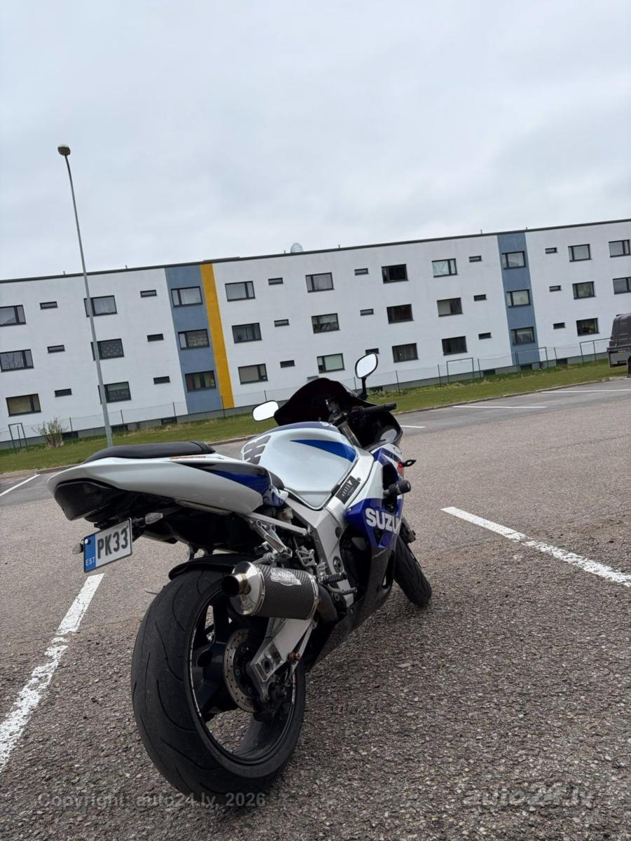 Grey Suzuki GSX-R 750 2001 in Tallinn, with an engine capacity of 0.00 L and mileage of 78 thousand km for 3000 €, photo 3 on AUTOMOTO.COM.LV