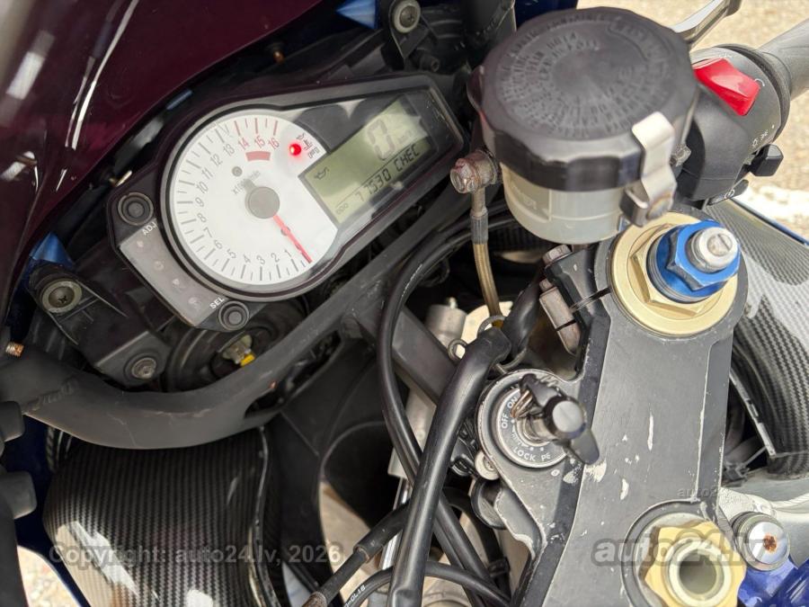 Grey Suzuki GSX-R 750 2001 in Tallinn, with an engine capacity of 0.00 L and mileage of 78 thousand km for 3000 €, photo 4 on AUTOMOTO.COM.LV