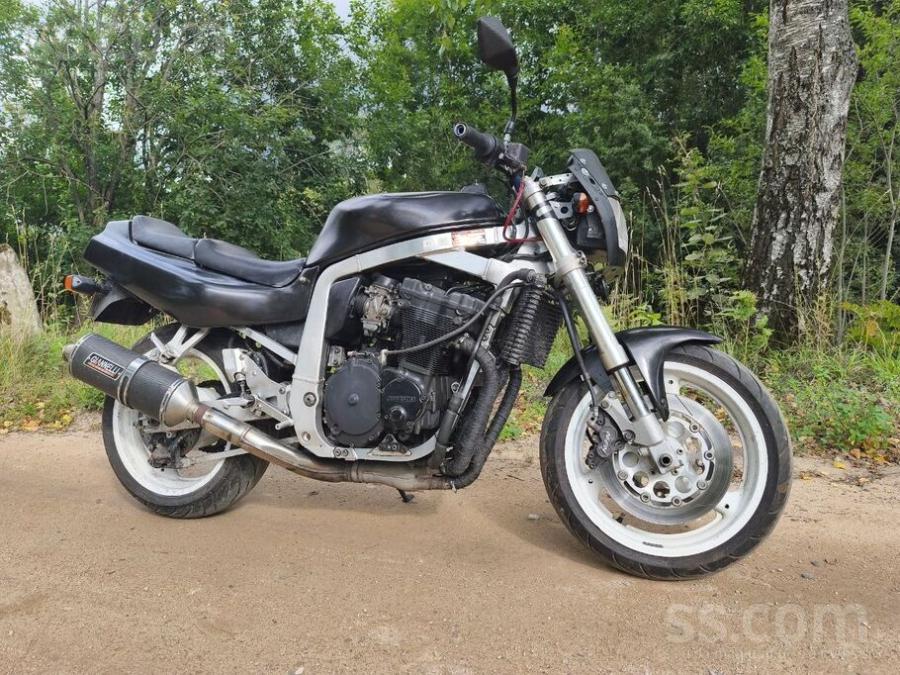 Suzuki GSX-R 750 1991 in Limbazi, with an engine capacity of 0.75 L and mileage of 0 thousand km for 750 €, photo 4 on AUTOMOTO.COM.LV