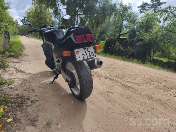 Suzuki GSX-R 750 1991 Limbaži, ar dzinēja tilpumu 0.75 L un nobraukumu 0 tūkst. km par 750 €, foto 7 vietnē AUTOMOTO.COM.LV
