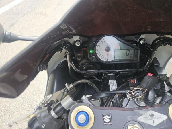 Suzuki GSX-R 750 2003 Cēsis, ar dzinēja tilpumu 0.75 L un nobraukumu 0 tūkst. km par 2400 €, foto 4 vietnē AUTOMOTO.COM.LV