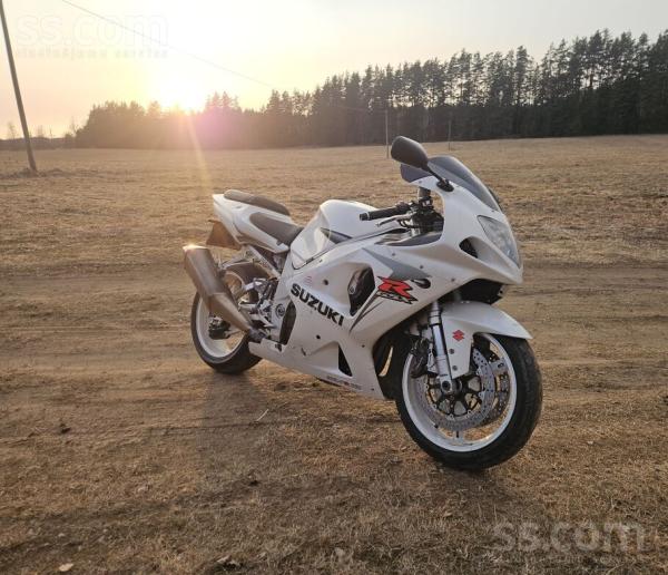 Suzuki GSX-R 750 2003 Cēsis, ar dzinēja tilpumu 0.75 L un nobraukumu 0 tūkst. km par 2400 €, foto 5 vietnē AUTOMOTO.COM.LV