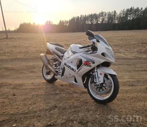 Suzuki GSX-R 750 2003 in Cesis, with an engine capacity of 0.75 L and mileage of 0 thousand km for 2400 €, photo 6 on AUTOMOTO.COM.LV