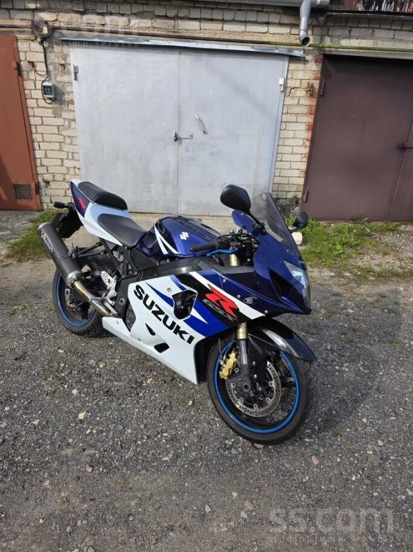 Suzuki GSX-R 750 2004 in Riga on AUTOMOTO.COM.LV Suzuki GSX-R 750 2004 in Riga, with an engine capacity of 0.75 L and mileage of 0 thousand km for 2900 €, photo 1 on AUTOMOTO.COM.LV