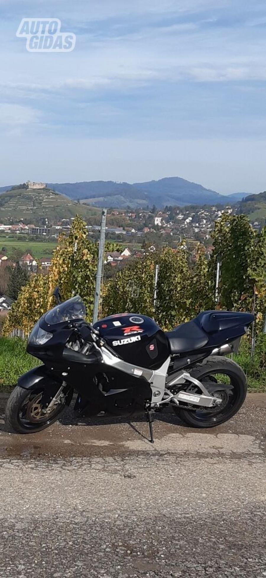Black Suzuki GSX-R 2001 in Telschi, with an engine capacity of 0.75 L and mileage of 50 thousand km for 2500 €, photo 2 on AUTOMOTO.COM.LV