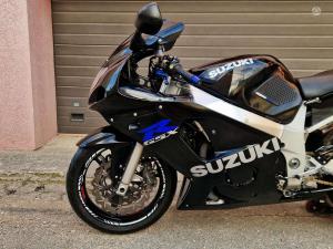 Black Suzuki GSX-R 2002 in Vilnius, with an engine capacity of 0.60 L and mileage of 42 thousand km for 2890 €, photo 8 on AUTOMOTO.COM.LV
