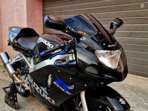 Black Suzuki GSX-R 2002 in Vilnius, with an engine capacity of 0.60 L and mileage of 42 thousand km for 2890 €, photo 9 on AUTOMOTO.COM.LV