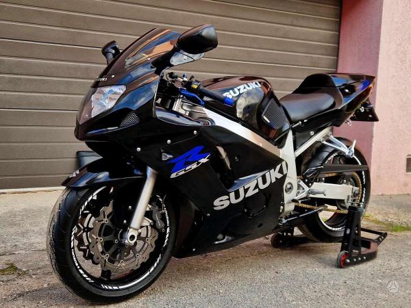 Melns Suzuki GSX-R 2002 Viļņa, ar dzinēja tilpumu 0.60 L un nobraukumu 42 tūkst. km par 2890 €, foto 5 vietnē AUTOMOTO.COM.LV
