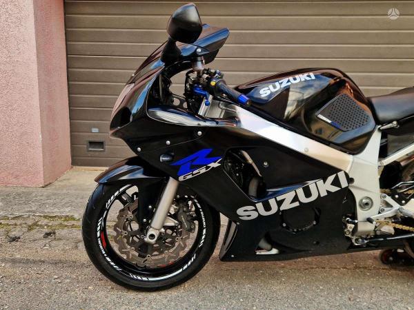Melns Suzuki GSX-R 2002 Viļņa, ar dzinēja tilpumu 0.60 L un nobraukumu 42 tūkst. km par 2890 €, foto 7 vietnē AUTOMOTO.COM.LV