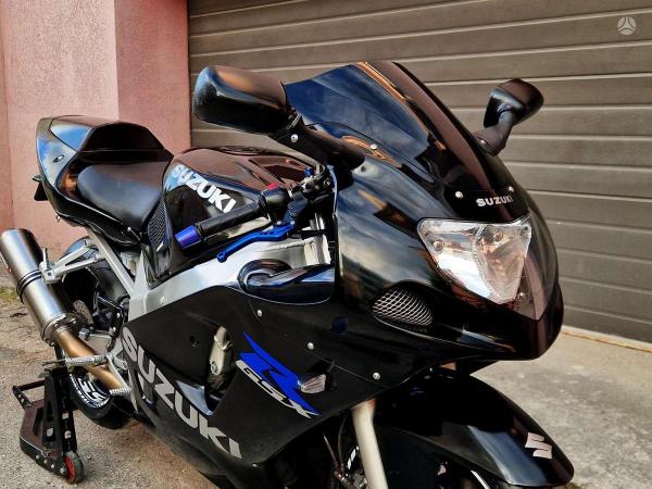 Melns Suzuki GSX-R 2002 Viļņa, ar dzinēja tilpumu 0.60 L un nobraukumu 42 tūkst. km par 2890 €, foto 8 vietnē AUTOMOTO.COM.LV