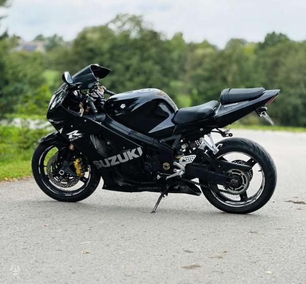 Black Suzuki GSX-R 2003 in Radviliskis, with an engine capacity of 1.00 L and mileage of 31 thousand km for 2500 €, photo 8 on AUTOMOTO.COM.LV