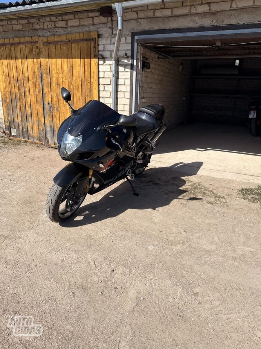 Black Suzuki GSX-R 2004 in Klaipeda, with an engine capacity of 1.00 L and mileage of 35 thousand km for 4200 €, photo 1 on AUTOMOTO.COM.LV