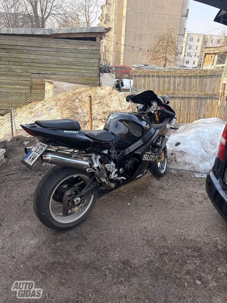 Black Suzuki GSX-R 2004 in Klaipeda, with an engine capacity of 1.00 L and mileage of 35 thousand km for 4200 €, photo 5 on AUTOMOTO.COM.LV