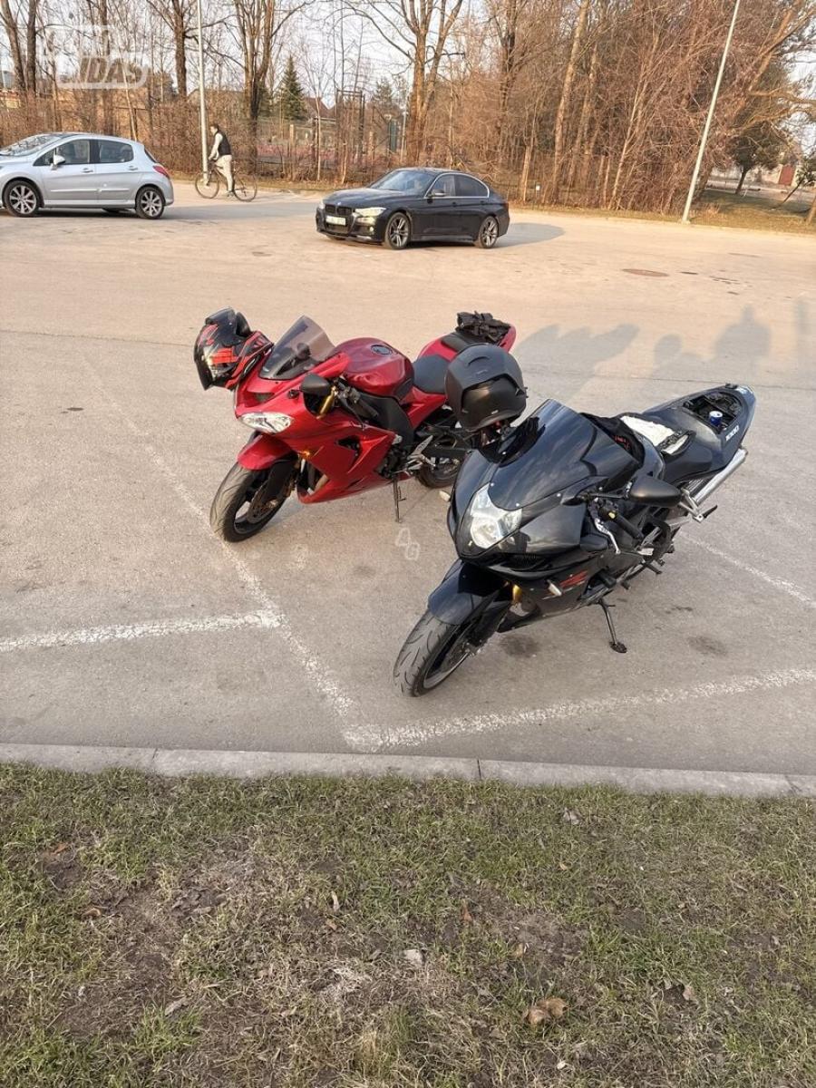 Black Suzuki GSX-R 2004 in Klaipeda, with an engine capacity of 1.00 L and mileage of 35 thousand km for 4200 €, photo 10 on AUTOMOTO.COM.LV