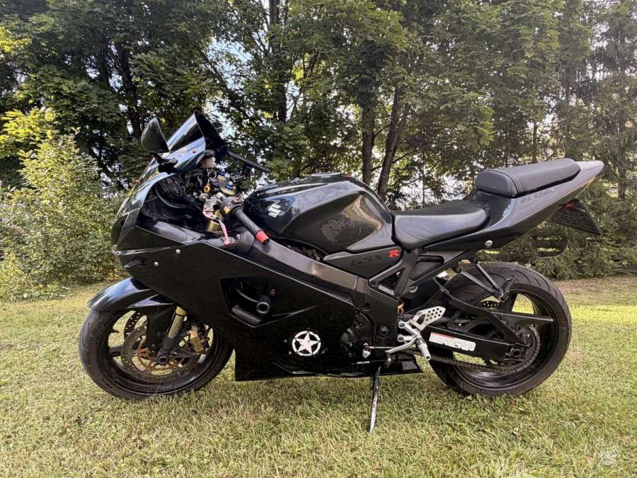 Черный Сузуки GSX-R 2004 в Вильнюс, объемом двигателя 0.60 л и пробегом 115 тыс. км за 2500 €, фото 4 на AUTOMOTO.COM.LV