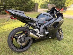 Черный Сузуки GSX-R 2004 в Вильнюс, объемом двигателя 0.60 л и пробегом 115 тыс. км за 2500 €, фото 5 на AUTOMOTO.COM.LV