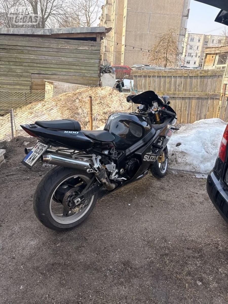 Melns Suzuki GSX-R 2004 Klaipėda, ar dzinēja tilpumu 1.00 L un nobraukumu 35 tūkst. km par 3500 €, foto 5 vietnē AUTOMOTO.COM.LV