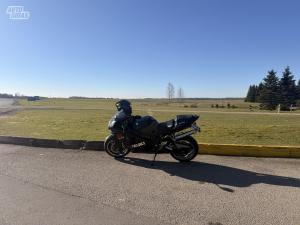Melns Suzuki GSX-R 2004 Klaipėda, ar dzinēja tilpumu 1.00 L un nobraukumu 35 tūkst. km par 3500 €, foto 7 vietnē AUTOMOTO.COM.LV