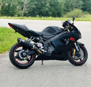 Melns Suzuki GSX-R 2005 Radviliškis, ar dzinēja tilpumu 0.75 L un nobraukumu 32 tūkst. km par 3300 €, foto 5 vietnē AUTOMOTO.COM.LV