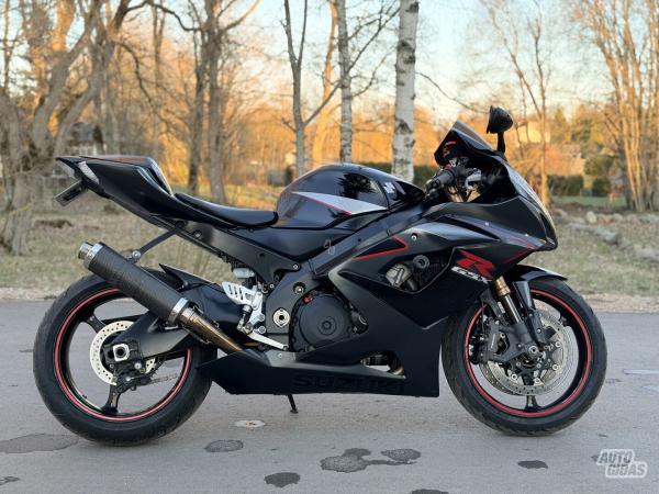 Melns Suzuki GSX-R 2006 Utena, ar dzinēja tilpumu 1.00 L un nobraukumu 72 tūkst. km par 4700 €, foto 3 vietnē AUTOMOTO.COM.LV